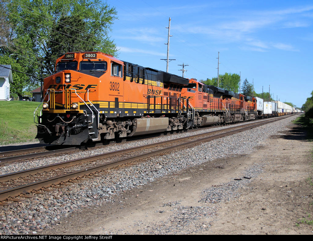 BNSF 3802